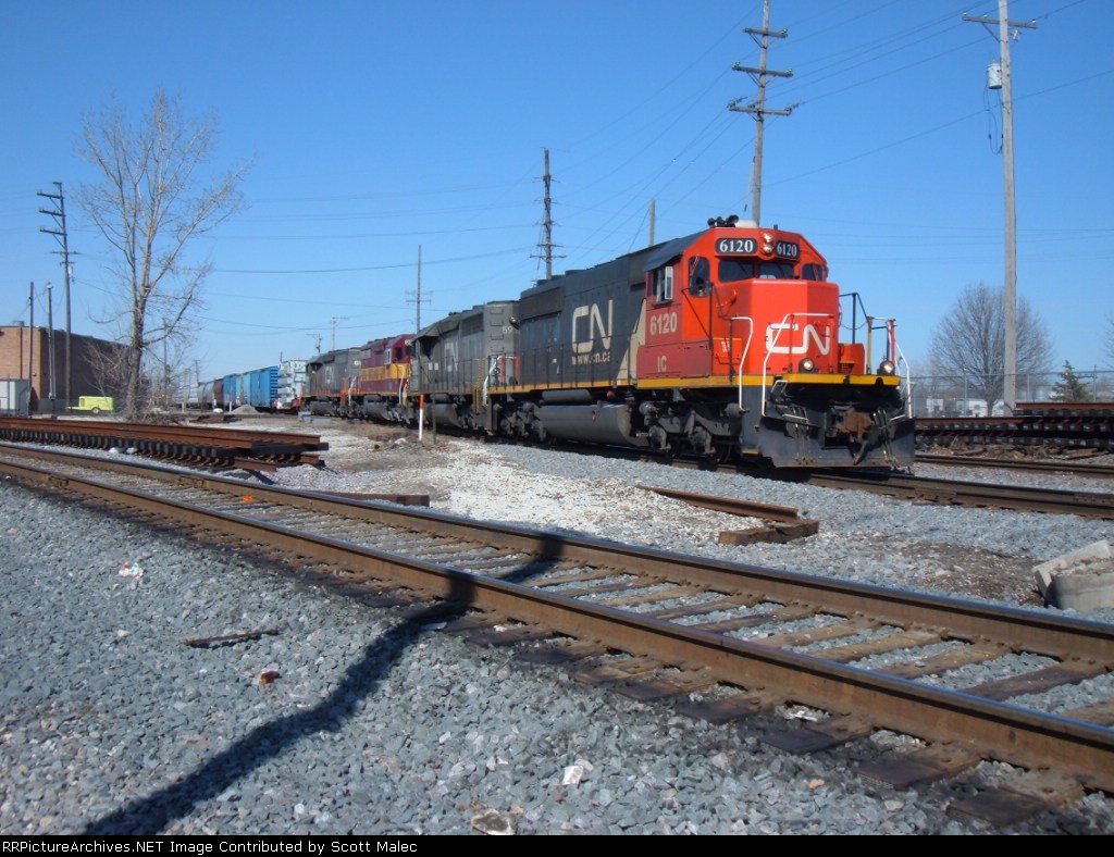 Colorful CN lashup w/ex IC, GT & WC units